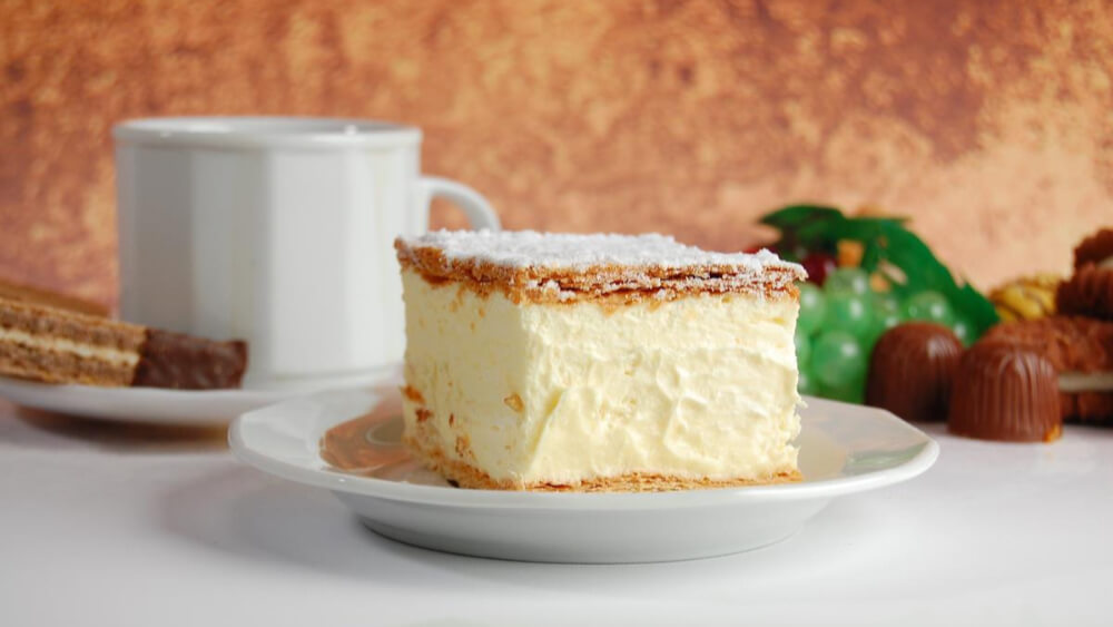 Napoleonka: historia, składniki, przepis | Cukiernia Sowa